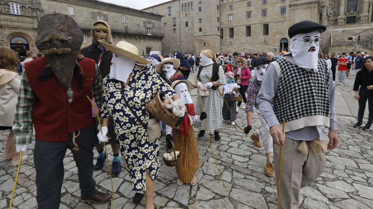 Santiago adelanta el entroido gallego más tradicional