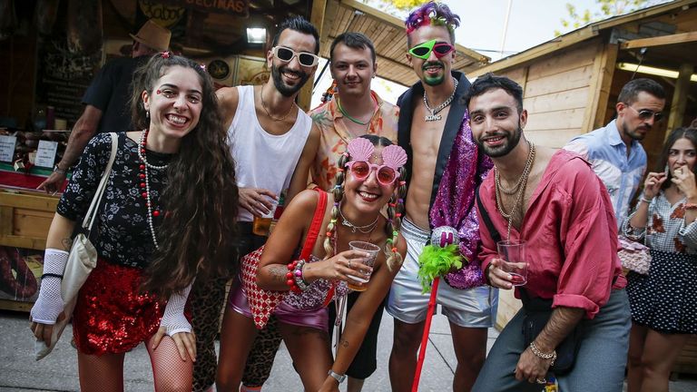 Porto do Son revive sus grandes días horteras