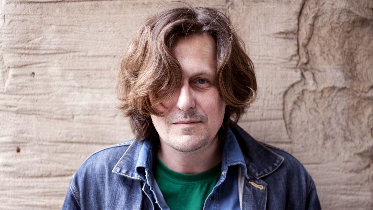 Nacho Vegas: «Música, amor o religión aún pueden estar a salvo del mercado»