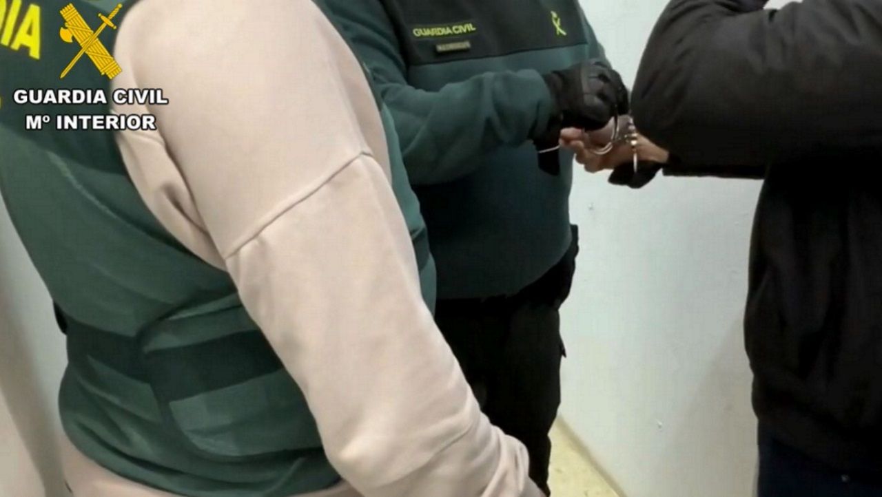 Detenidos tres ciudadanos del este de Europa por robos en viviendas de la comarca de A Coruña