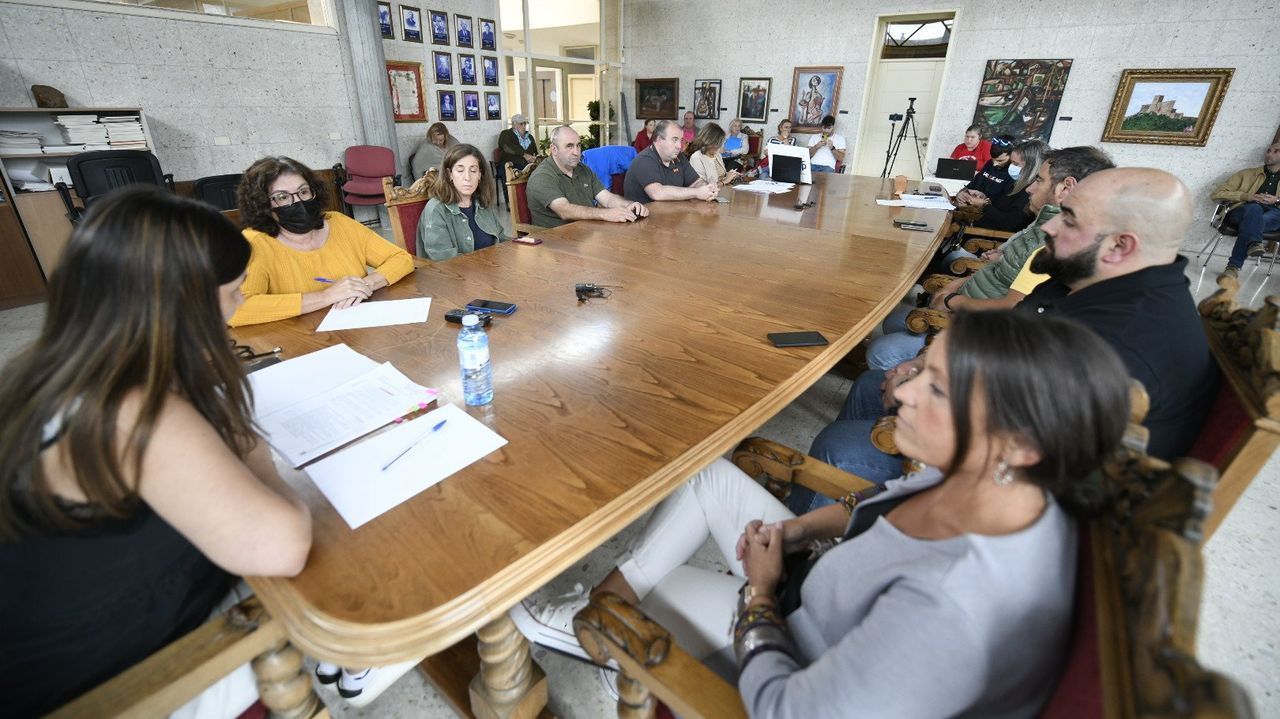 Pichel expulsa a Fiestras del gobierno de Forcarei por tumbar las nuevas dedicaciones