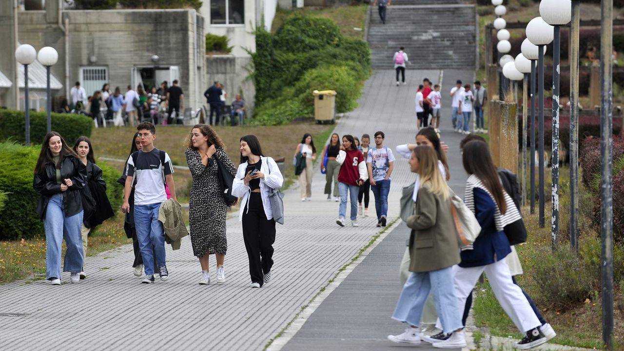 Tres estudiantes de la UDC, en la final de la competición de emprendimiento