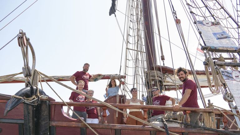 Así es la goleta Atyla, una nave en la que se aprende a convivir y ...