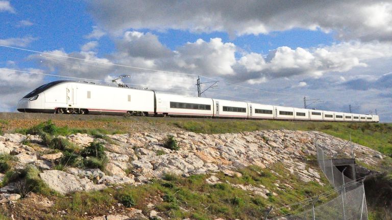Talgo Supera Los 363 Km H Con El Avril Y Ve El Nuevo Tren Idóneo Para