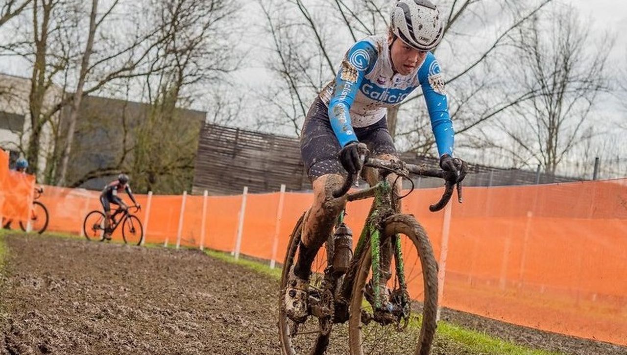 Cuarta medalla estatal para Laura Mira tras comenzar con una bici prestada