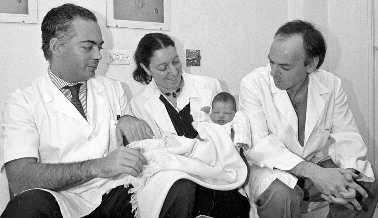 El primer bebé probeta de Galicia nació hace 25 años y fue una niña