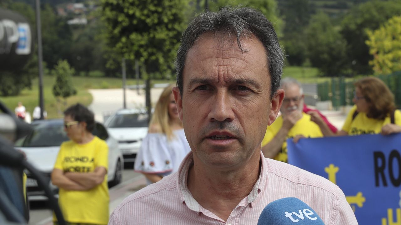 Este es el equipo completo de Zapico en la consejería de IU en el ...