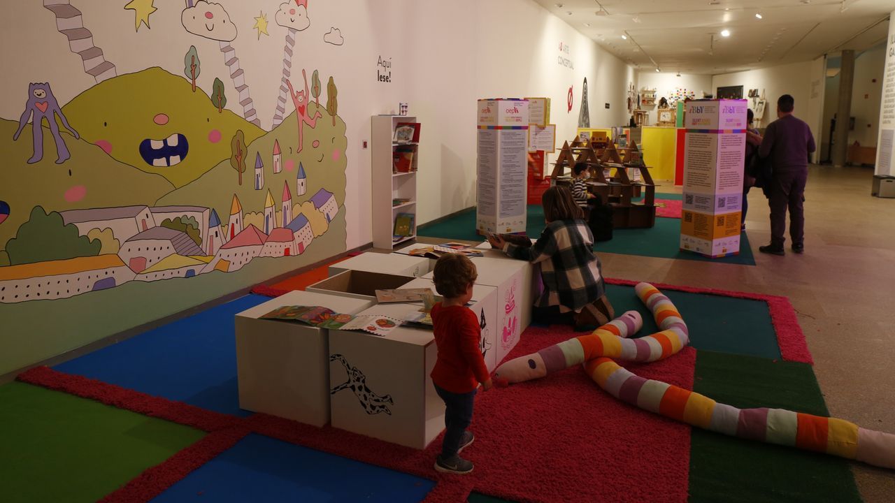 O Salón do Libro supera ou seu ecuador con Uxía Lambona