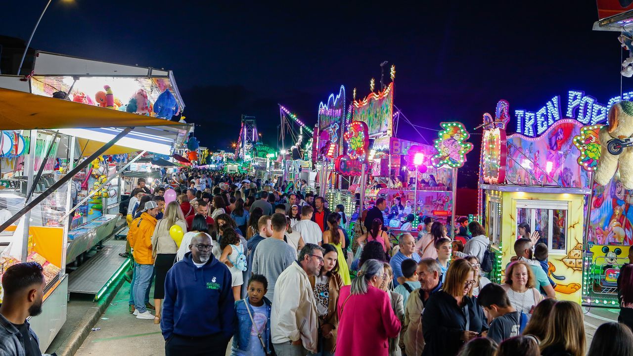 Reabre la atracción de las fiestas de Ribeira en la que un niño se ...
