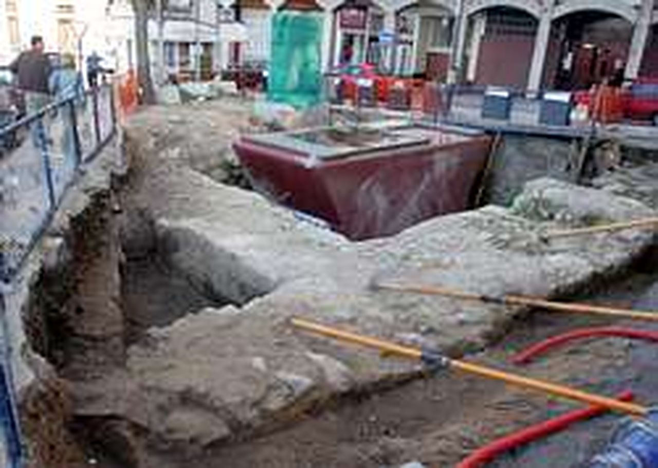 El público podrá acceder y tocar la muralla medieval de Puerta Real