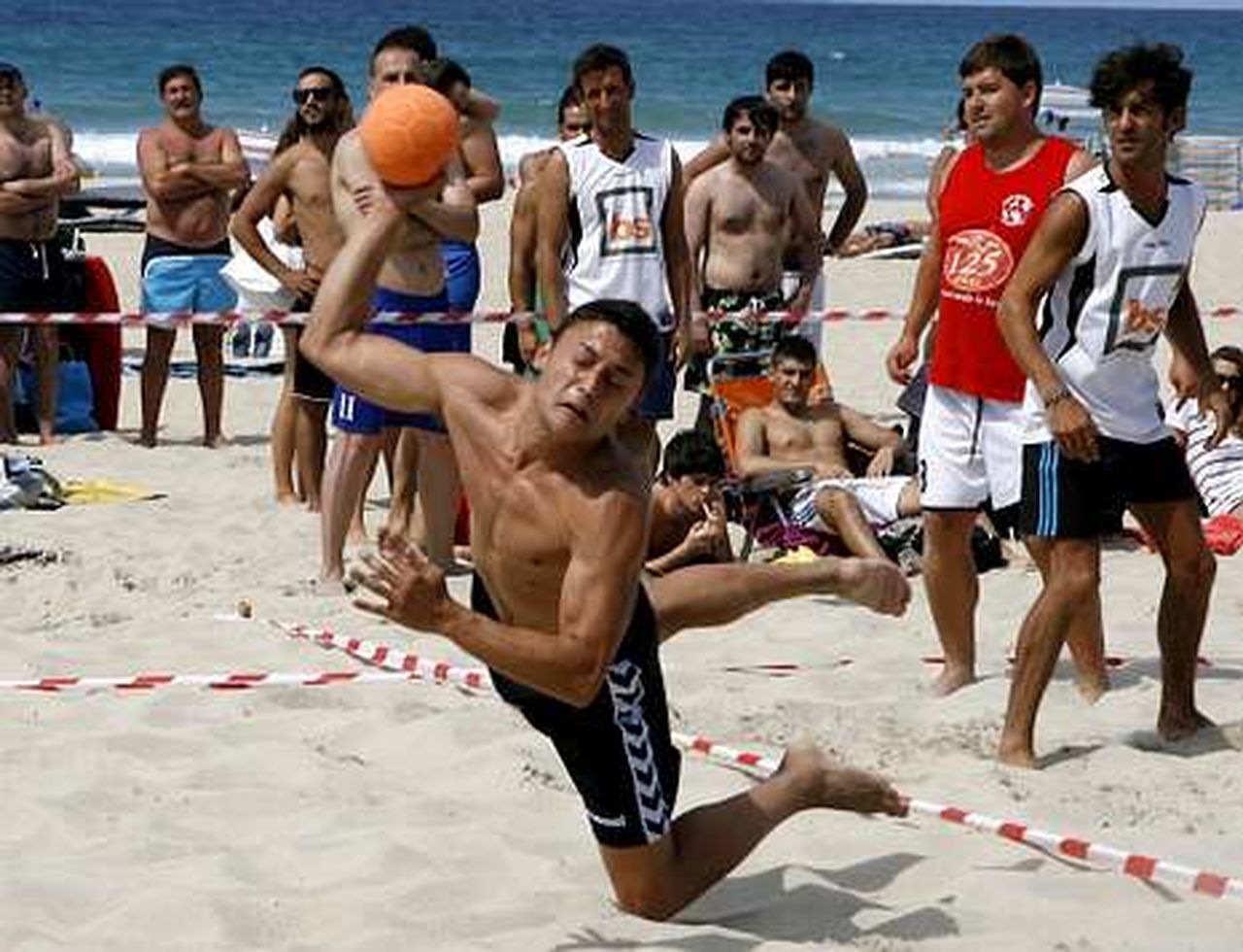 Razo, capital del deporte playero