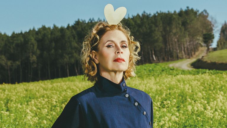 «Yo no soy Adolfo», la rompedora campaña con Ágatha Ruiz de la Prada de ...