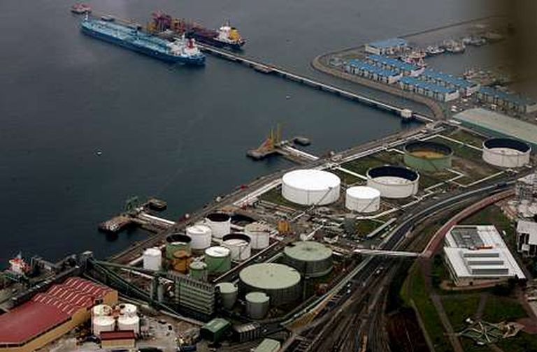 Repsol agiliza los pasos para llevar el petróleo al puerto exterior