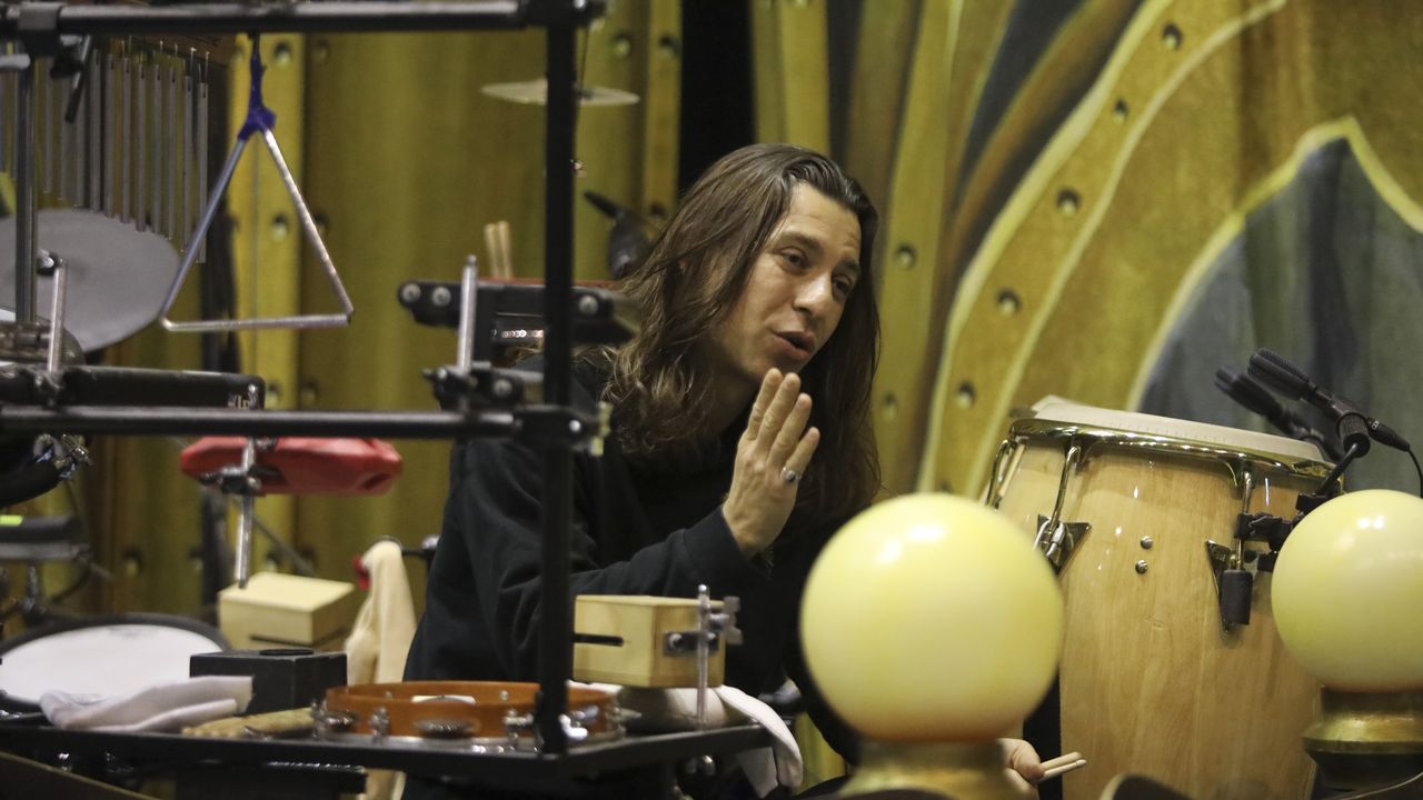 Alex Reis, el ritmo del Circo del Sol en Fontes do Sar