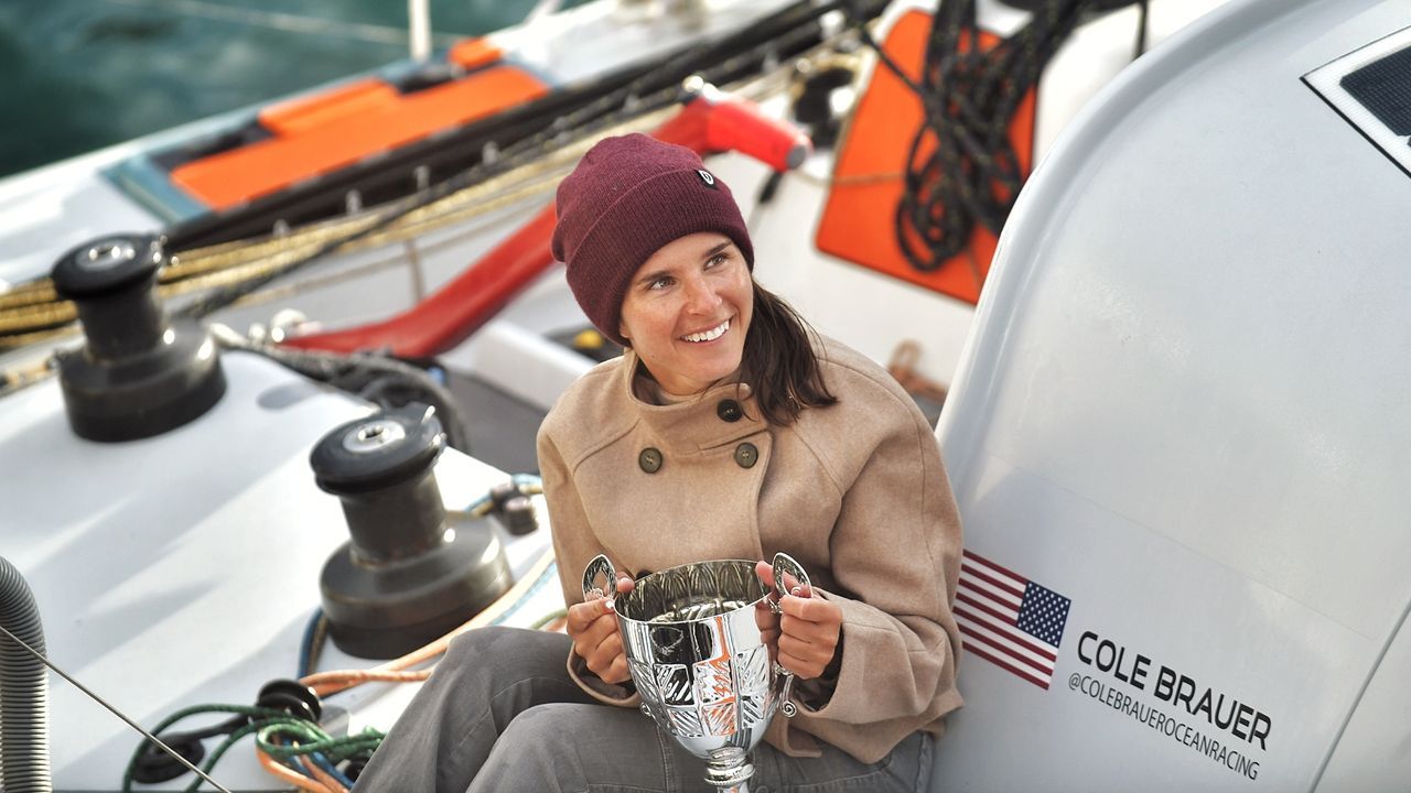 Cole Brauer, 130 días navegando en solitario alrededor del mundo para ...