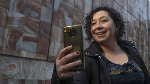 La «galetiktoker» que vende vino en Melide y triunfa en las redes ...