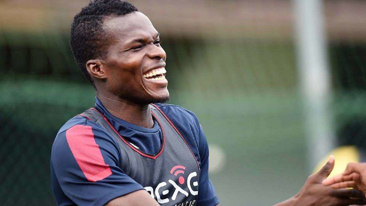 Cofie ya está en Gijón para fichar por el Sporting