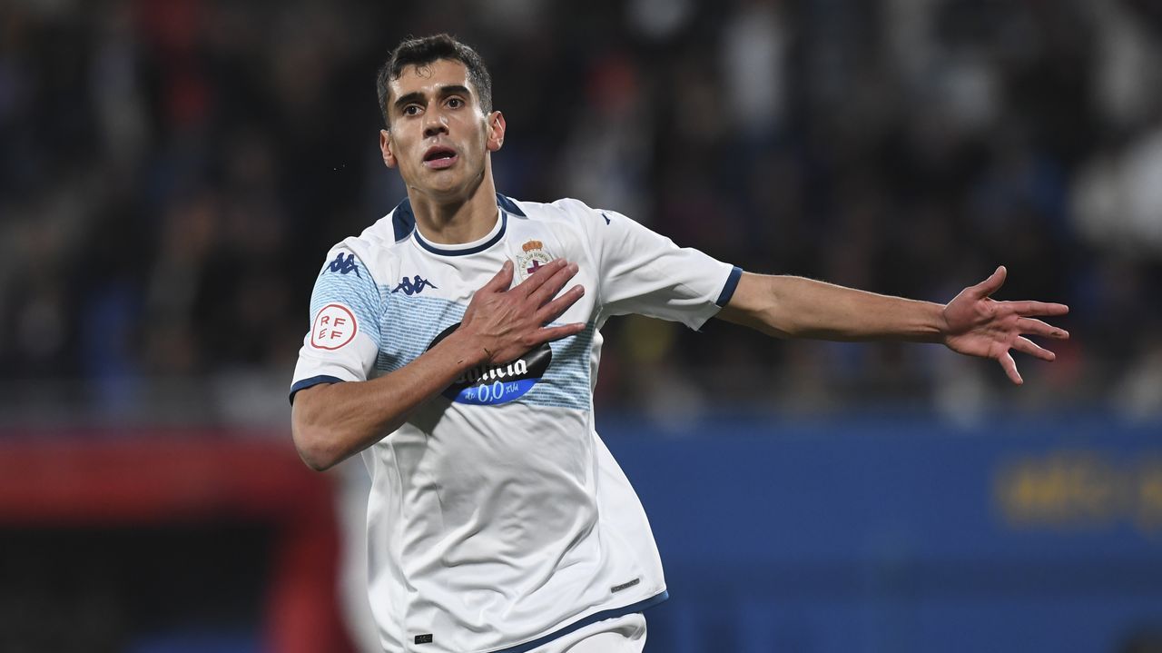 Imanol Idiakez vence y convence en la visita del Deportivo al Barcelona Atlètic (1-2)