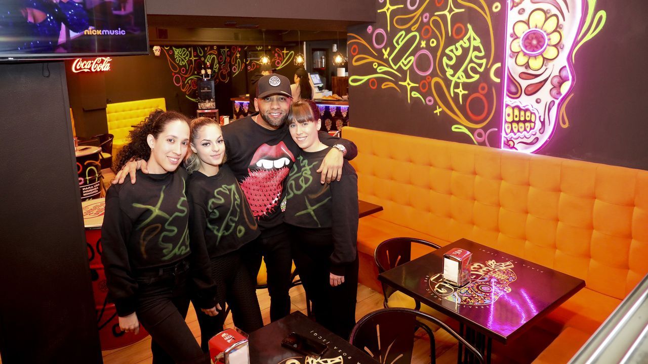 Grado 33, el nuevo «music bar» de Santiago que pone un toque tropical a ...