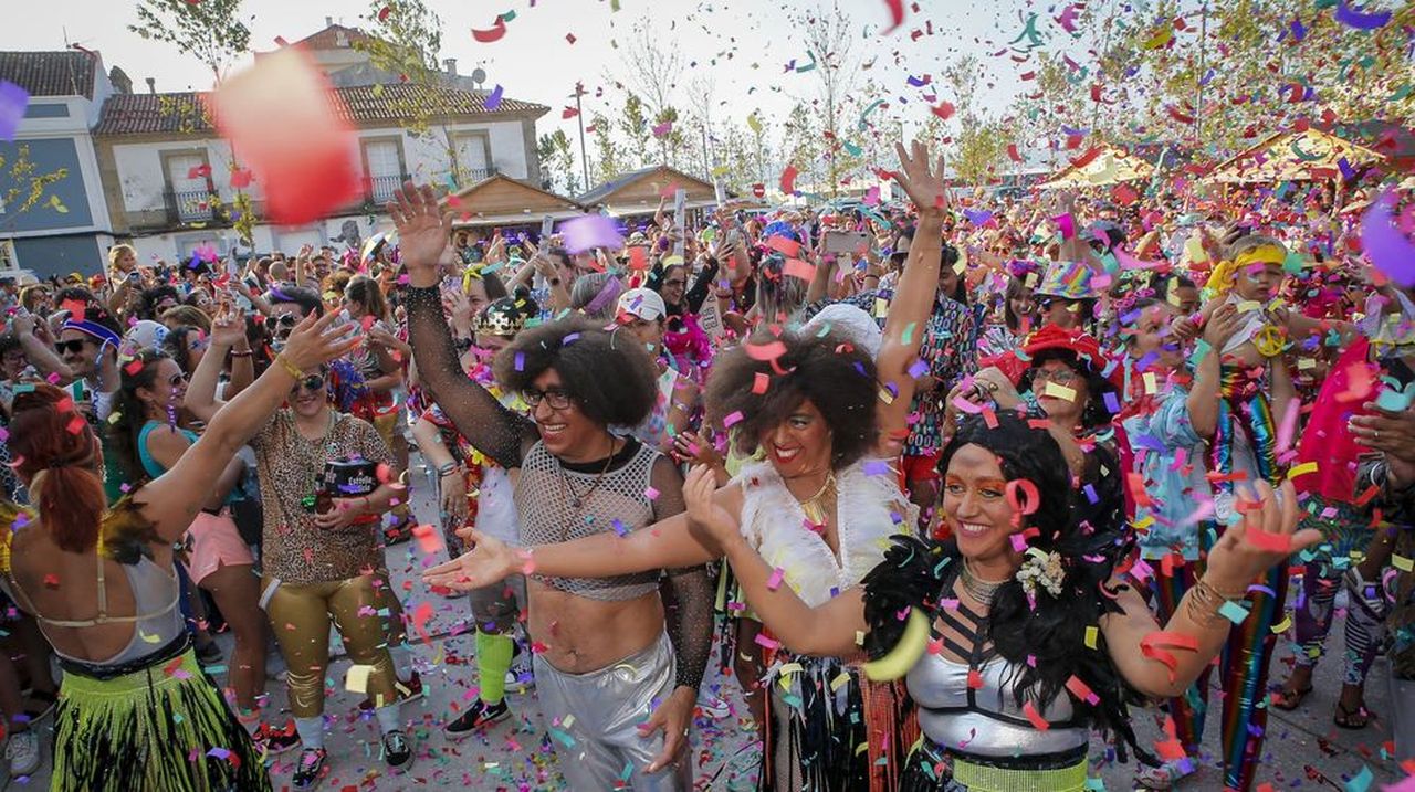 Maratón de actuaciones, concursos y fuegos artificiales en la Festa Hortera