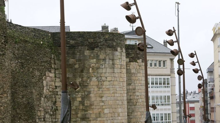 El Concello de Lugo ocultará las nuevas farolas de A Mosqueira entre la ...