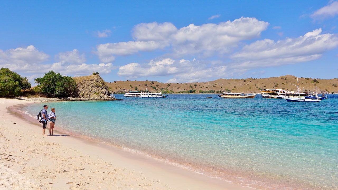 Las playas de arena rosa que te sorprenderán