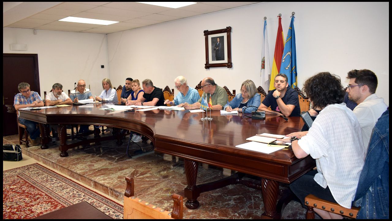 Valga aproba a suba das taxas da auga, sumidoiros e lixo co voto en ...