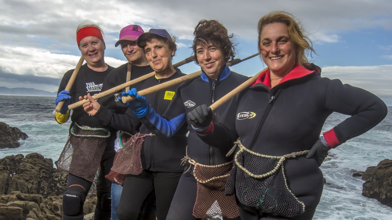 El valor de las percebeiras: «Arriscamos a vida, pero no mar somos libres»