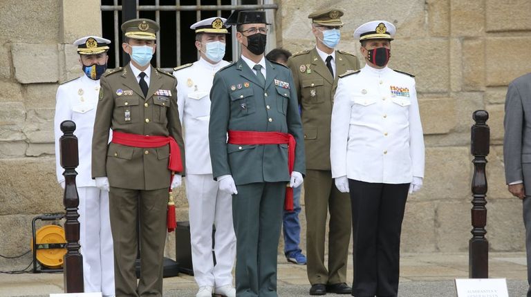 El almirante del Arsenal de Ferrol asume el mando con el desafío de ...