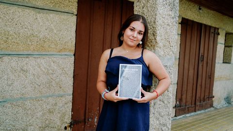 Publica su primera novela a los 15 años: «Miña nai sempre di que o meu ...