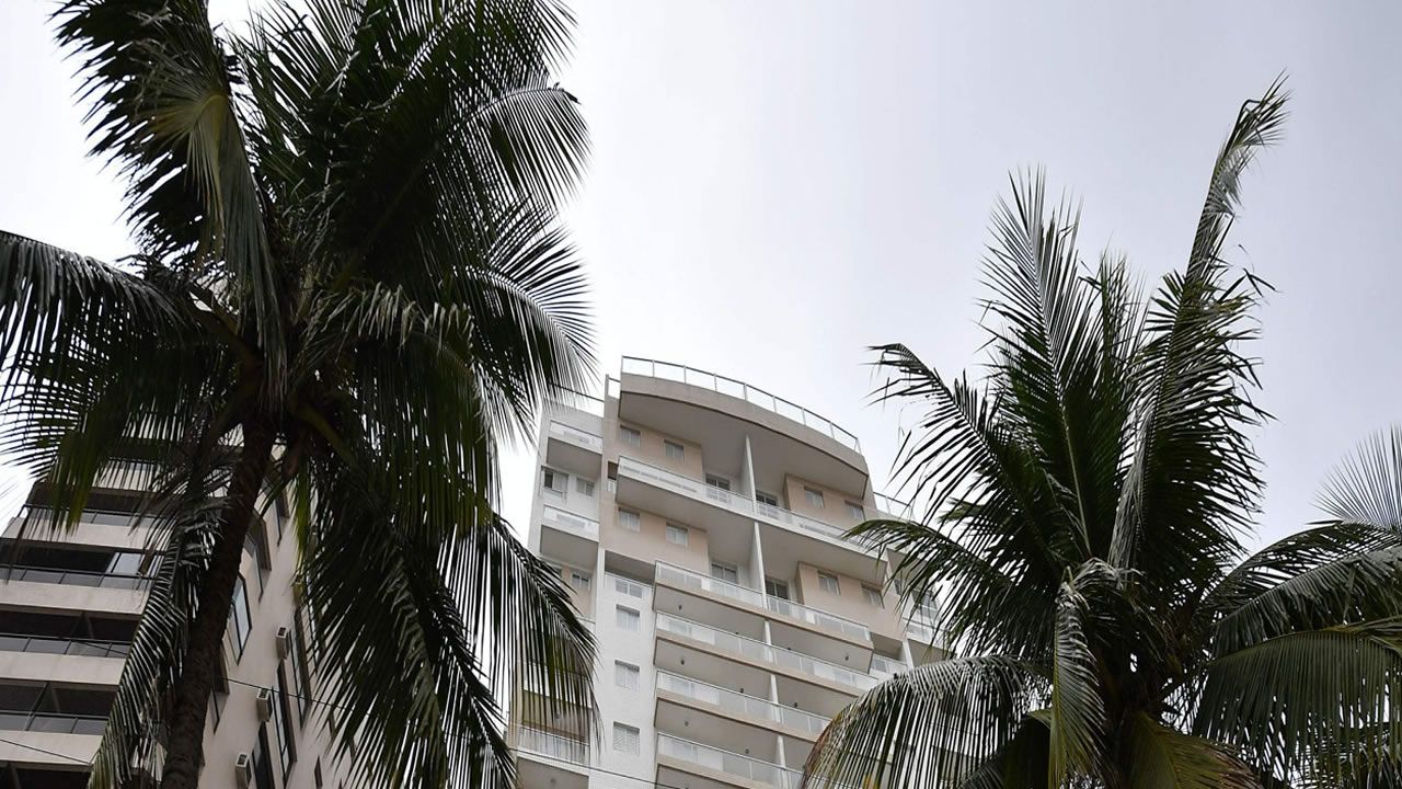 Discurso humilde, morada de lujo: así viven algunos políticos