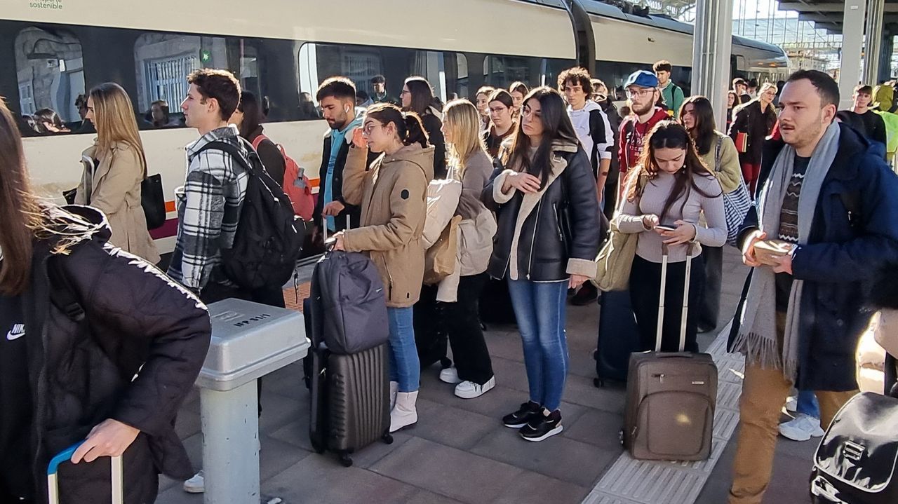 El curso se reanuda con nuevos problemas para los usuarios del tren ...