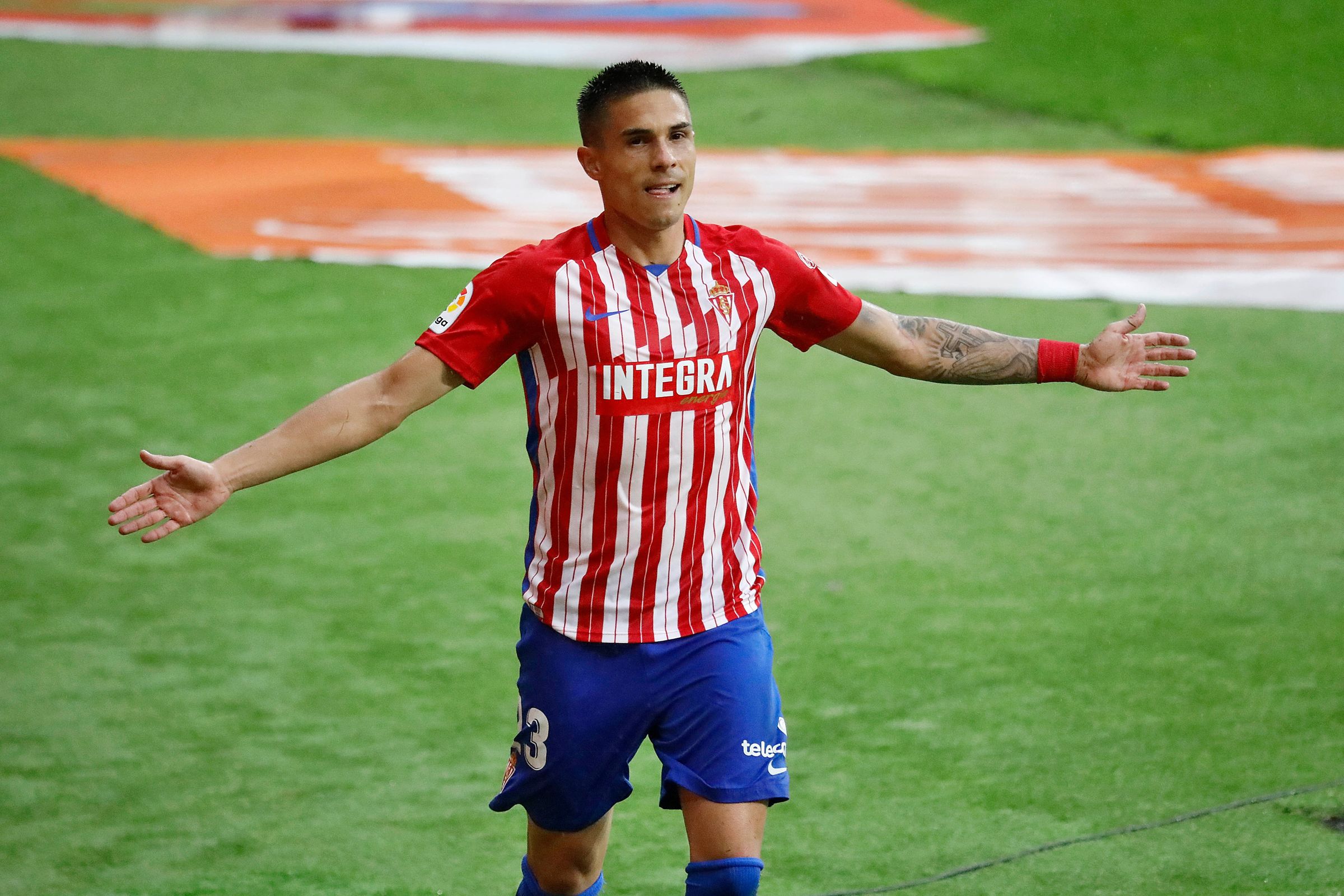 Crónica: Djuka defiende el liderato del Sporting