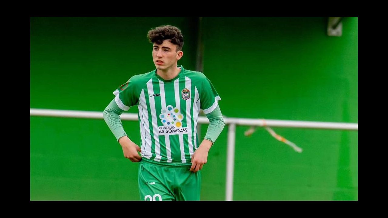 El defensa Guntín, primera incorporación del Ribadeo