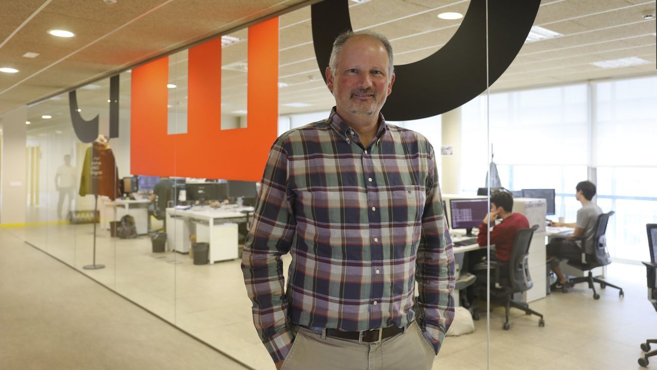 Bugarín habla de inteligencia artificial en la sede de la CEG