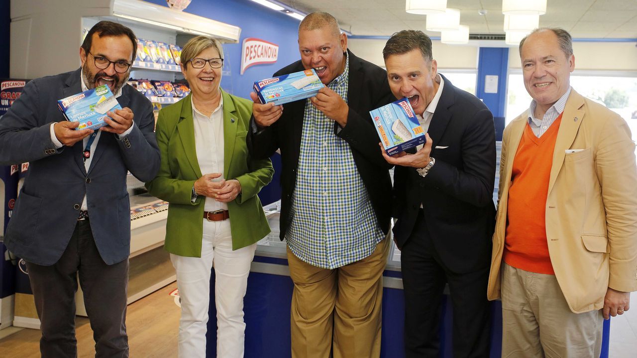 El ministro de Pesca namibio visita en Chapela la matriz de Novanam ...