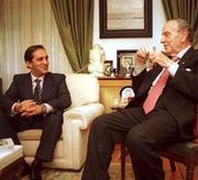 Fraga recibe a Figueroa para avalar la «normalización» del PP