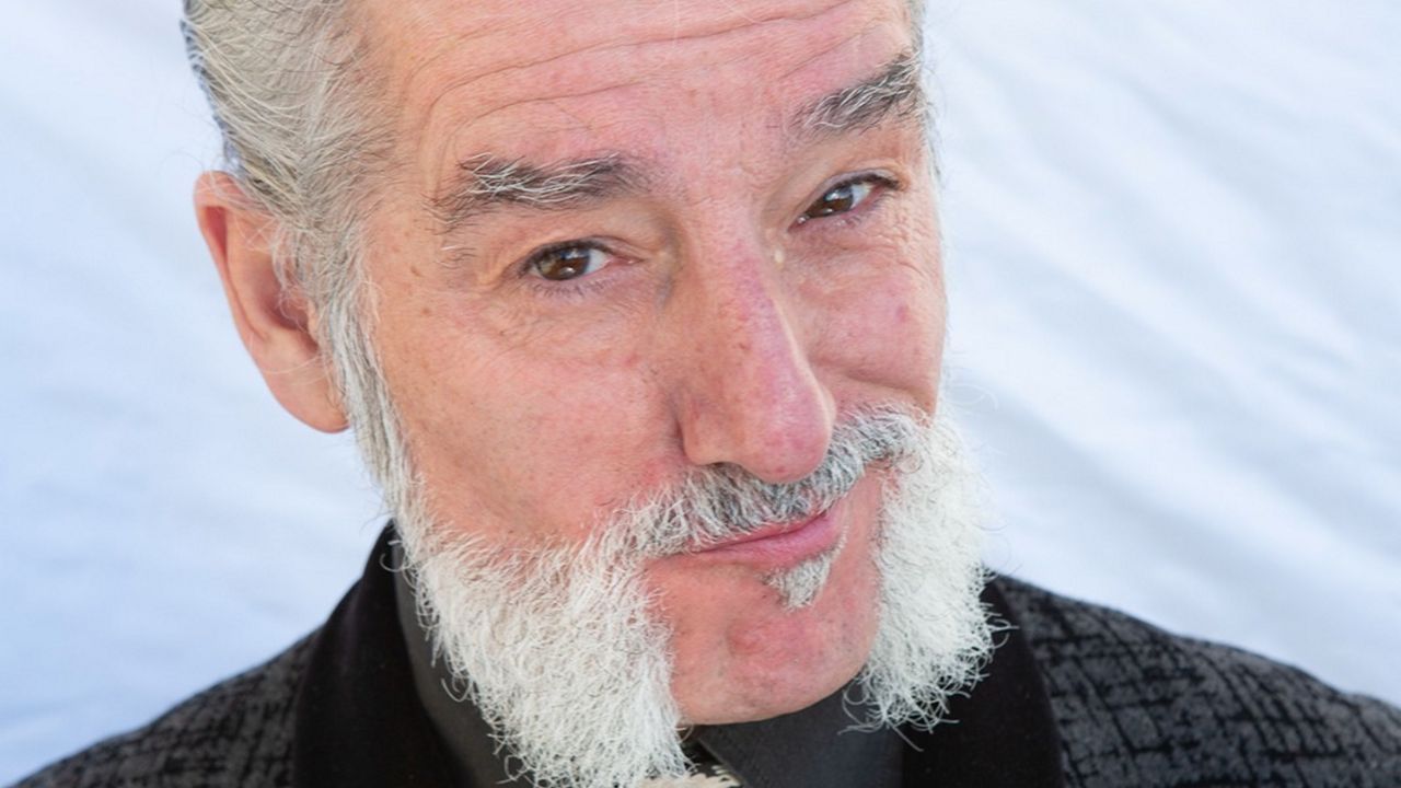 O actor e humorista Sergio Pazos chega con «Depende!» a Ribadeo: «Esa é ...