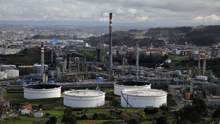 La refinería Repsol de A Coruña inicia una parada programada para ...