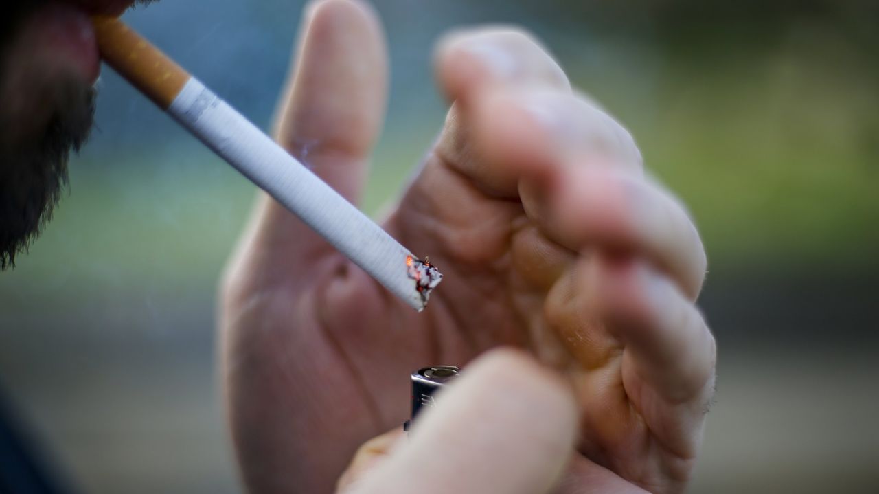 La receta de los médicos para eliminar el tabaquismo: multas por ...