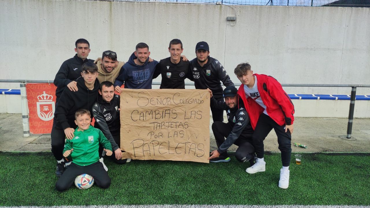 Luis Insua deja de sacar tarjetas para buscar el apoyo en las papeletas