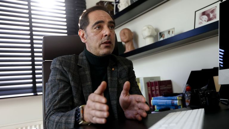 Martín Ulloa, cirujano plástico: «Digo que «no» a mis pacientes todo el ...