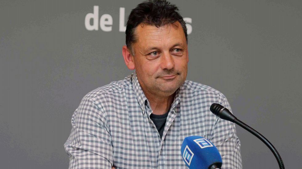 «Los que criticáis a Javier Ardines no le llegáis ni a la suela del zapato»