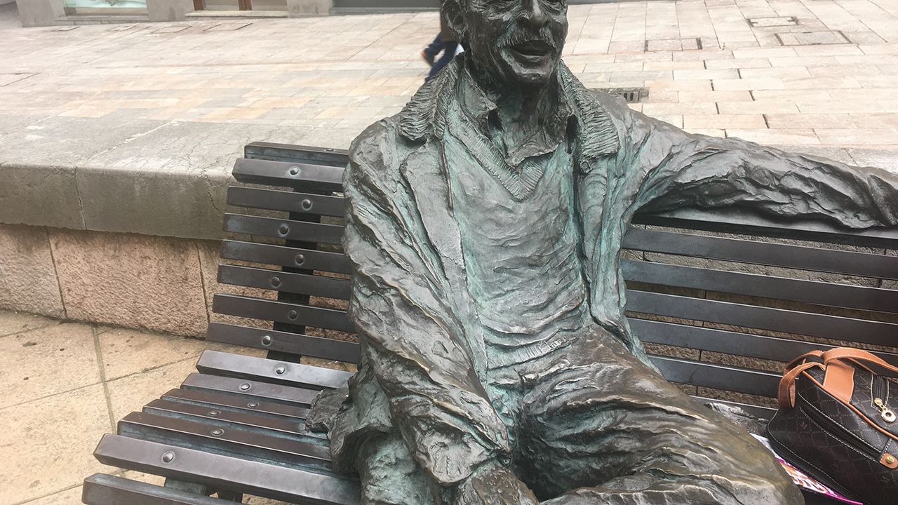 La memoria de las estatuas de bronce: las partes que más gusta tocar