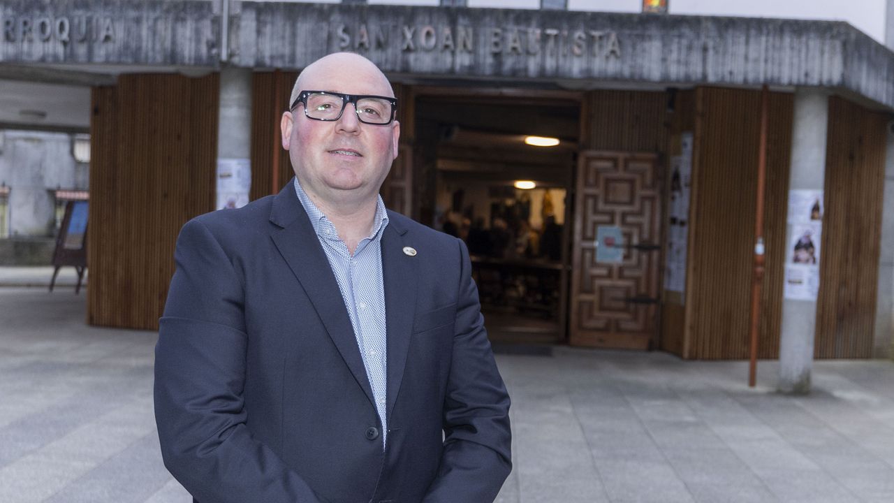 Moisés será cura a los 45: «Isto é unha vocación, non unha profesión»