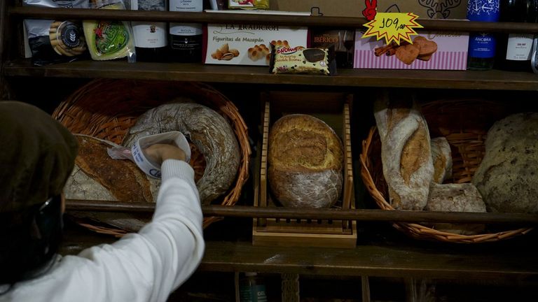 Cachiño, la tienda de pan, embutidos y productos artesanales de A ...