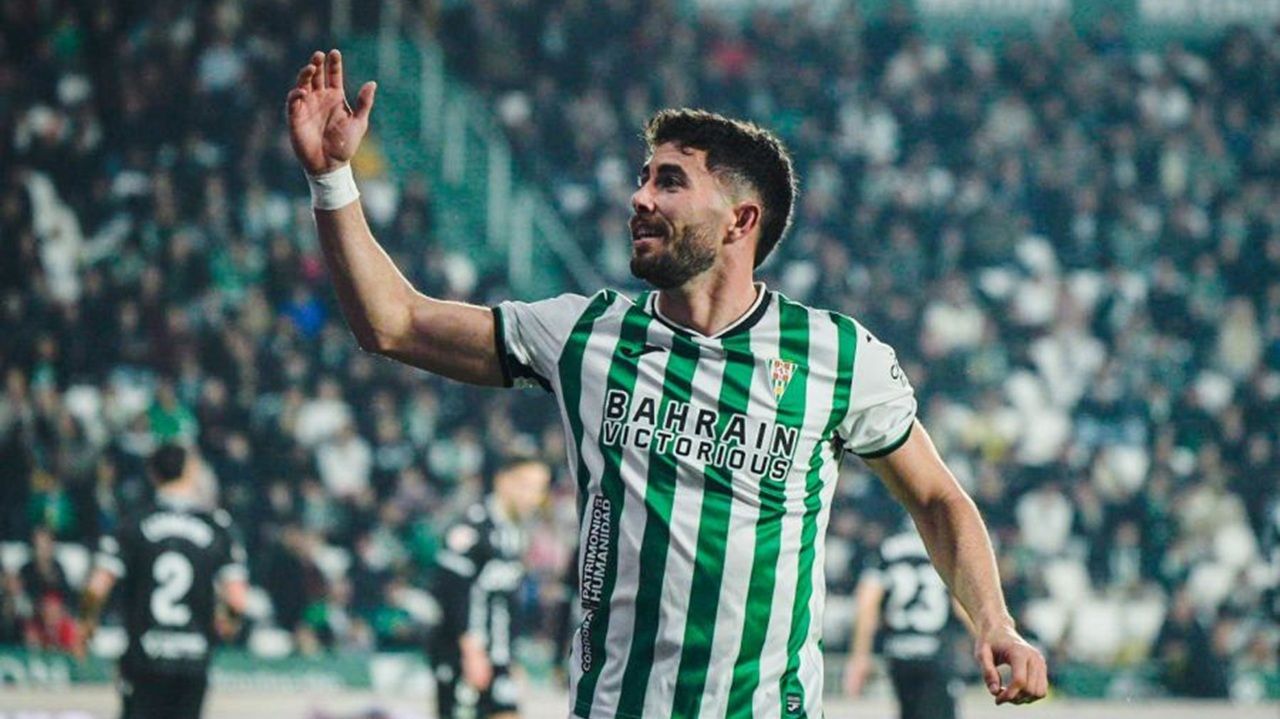 El Real Oviedo negocia con el Córdoba el traspaso de Jacobo González