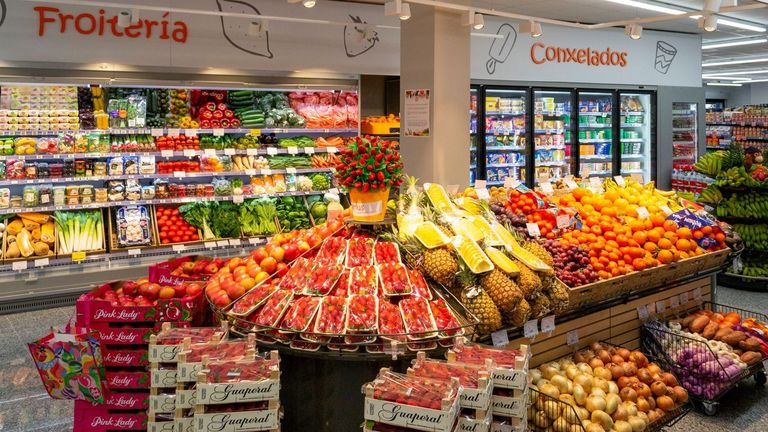 Grupo Cuevas reabre en Allariz su supermercado más emblemático del rural