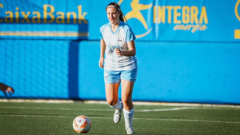 Elena Vázquez debuta con el primer equipo del Dépor en un amistoso