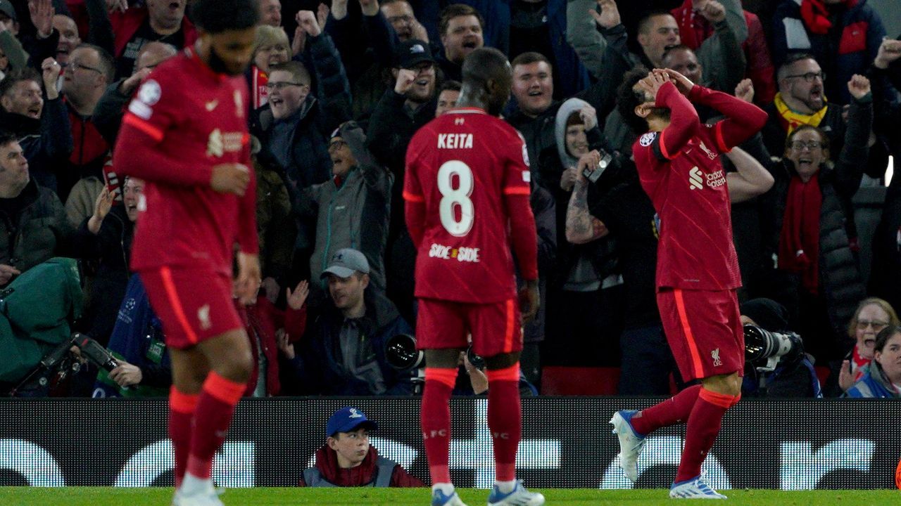 El Liverpool lamenta la muerte de un aficionado que tuvo que ser ...